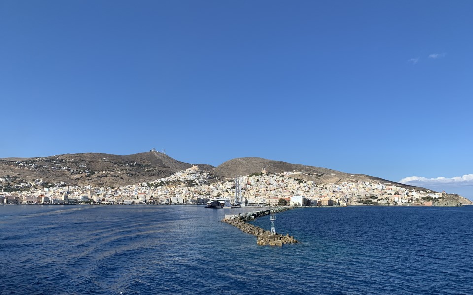 SAILING_CYCLADES_SYROS_KIM_GREGORY - Greece Is