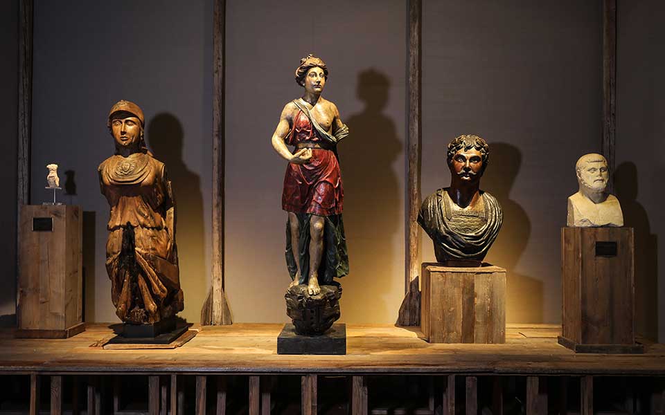 Exploring the Modern Greek Identity in Reverse - Greece Is