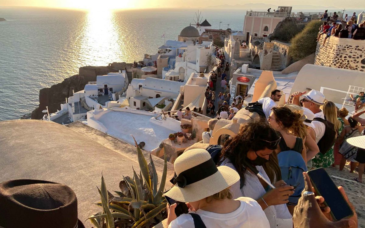 Plan Against Overtourism on Mykonos and Santorini - Greece Is
