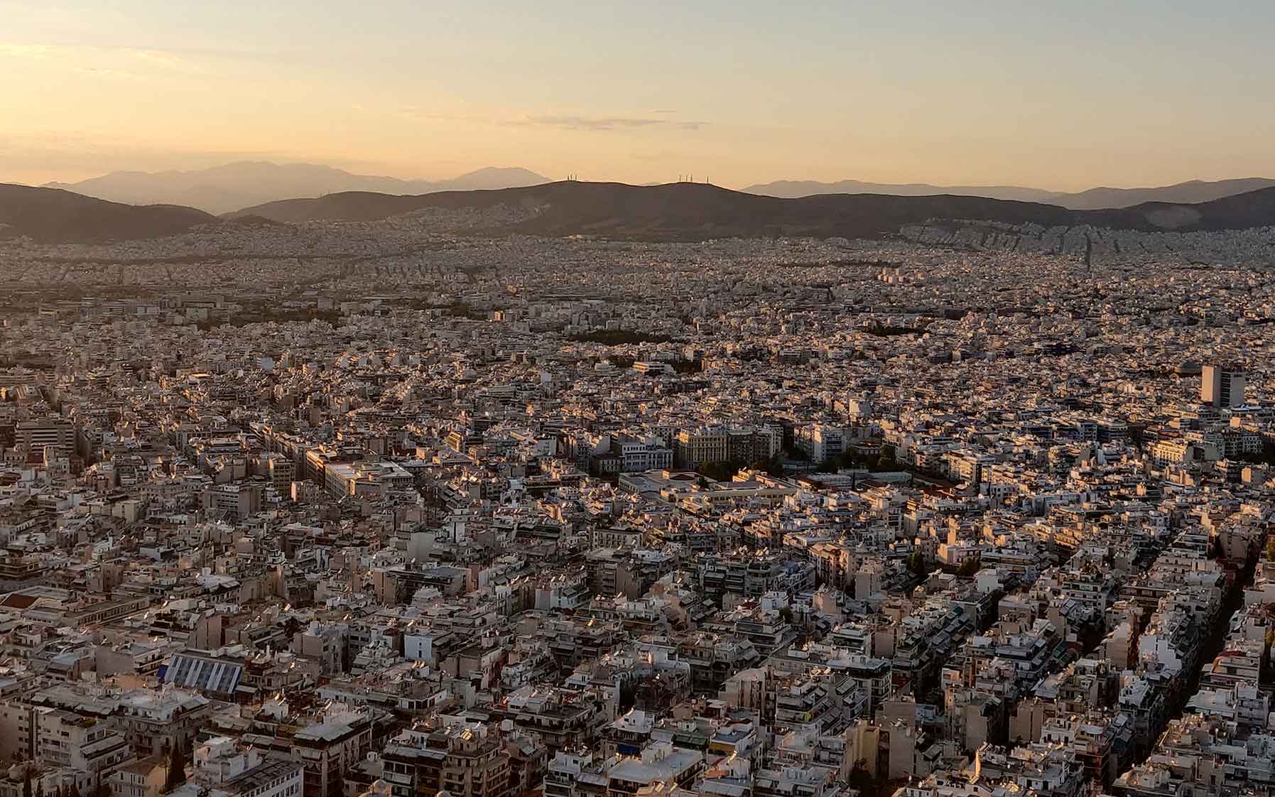 mauricio-munoz-Z0rGGDDLOW4-unsplash - Greece Is