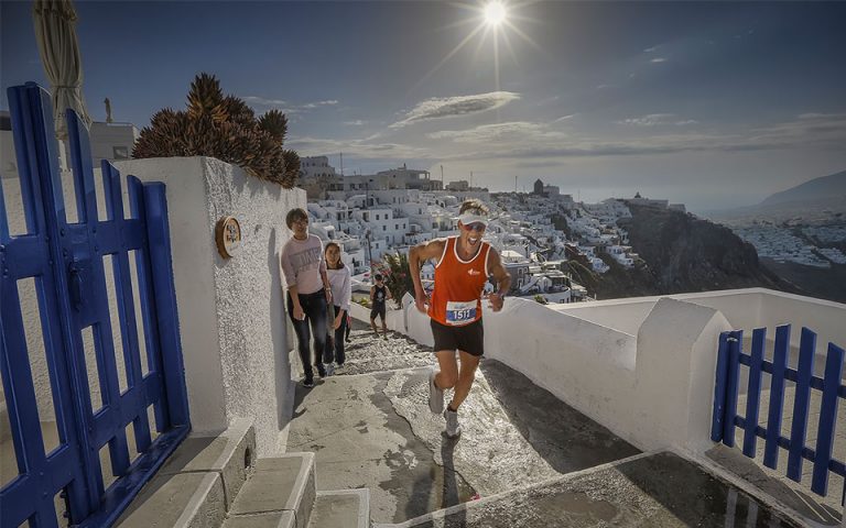 3_Santorini-Experience_by-Loukas-Hapsis - Greece Is