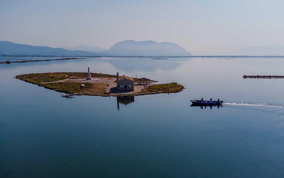 mesologgi-gastronomos1211 - Greece Is